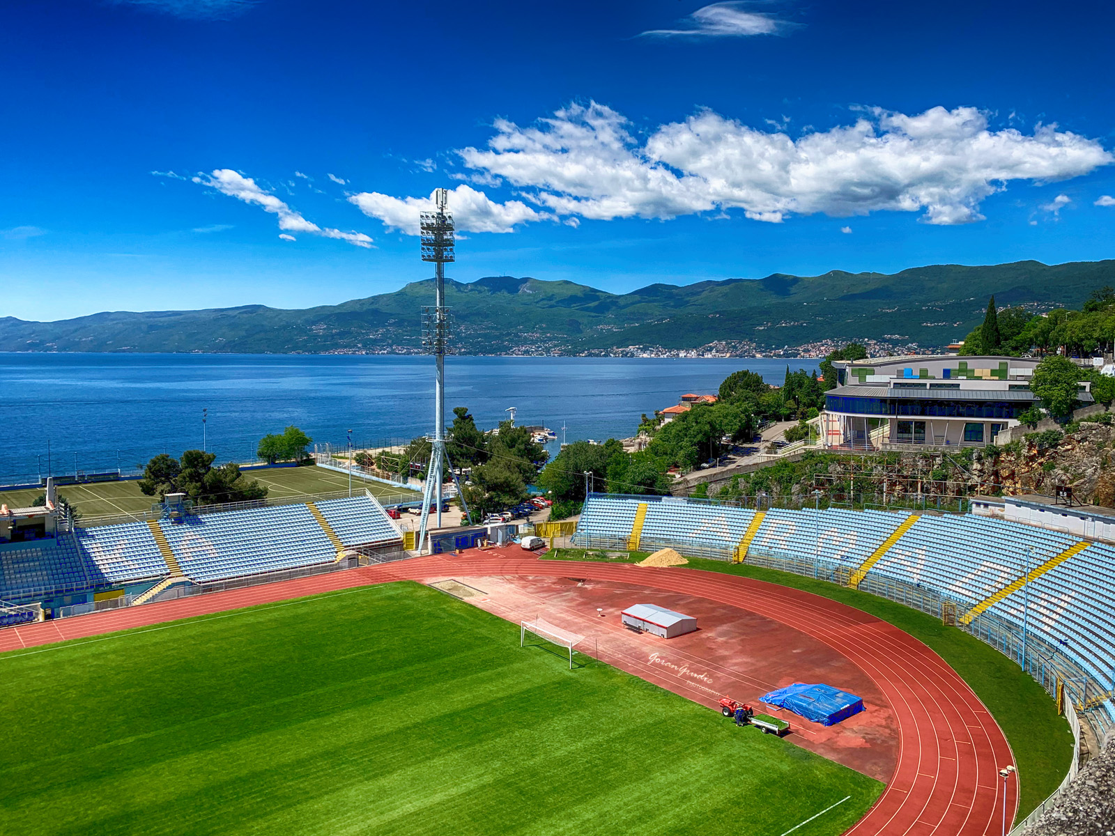 Povratak na Kantridu: nogometni spektakl pod legendarnim stijenama - MojaRijeka